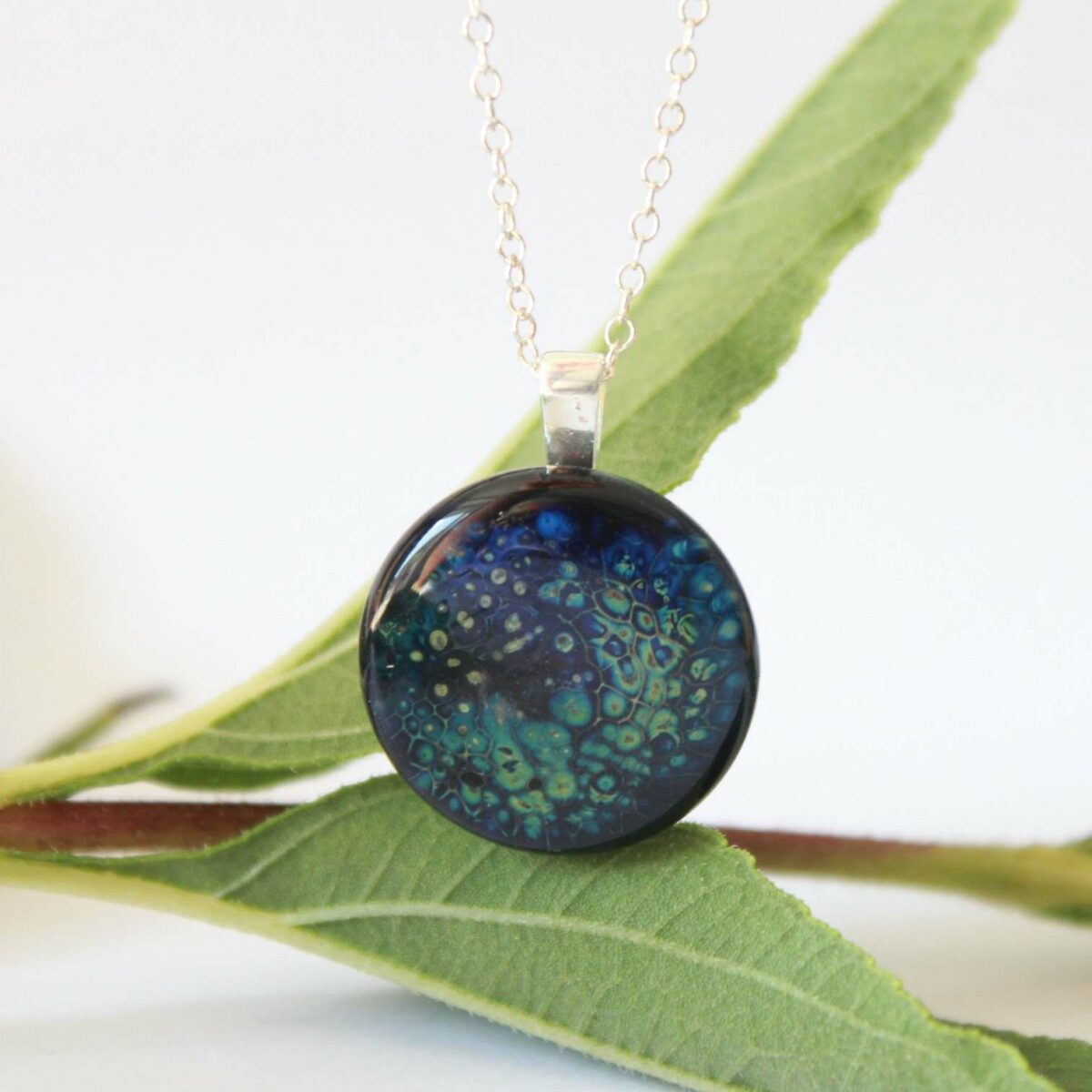 Collier pendentif plat 'Kalypso"